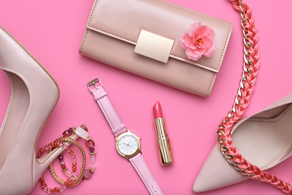 5 Basic Female Accessories to Wear every type of outfit. | Mr. Pocu Blog